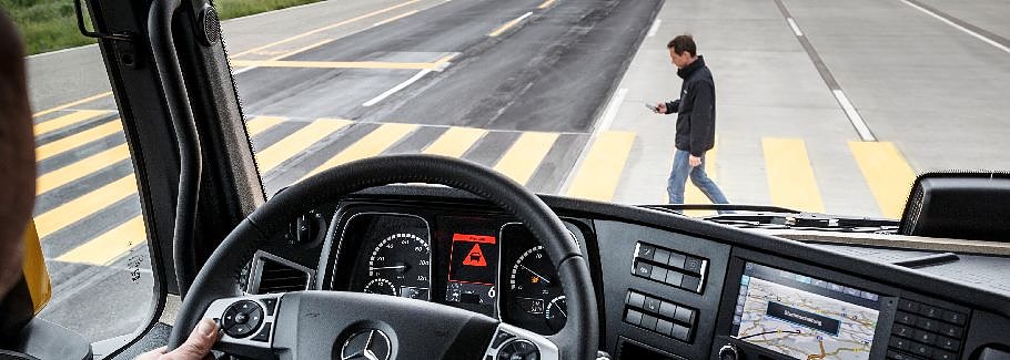 Neue Assistenzsysteme: Notbremsassistent Active Brake: Assist u ...